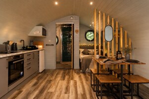Cabine, casa de banho privativa ((Max 2 Adults, 2 Child)) | Interior