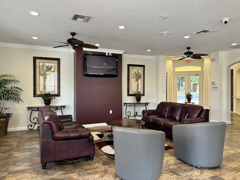 Modern Friendly Family Townhome Near Disney Parks - Lake Tohopekaliga, FL