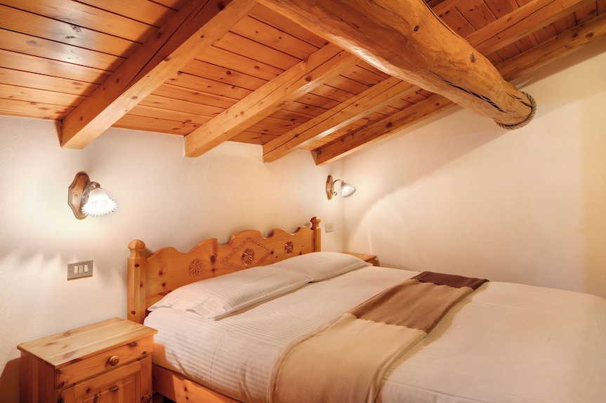 Appartement 'Baita Franz Mansarda 1' Met Uitzicht Op De Bergen, Tuin En Wifi - Pontresina