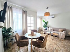 Duplex, 1 cama Queen e sofá-cama | Sala de estar