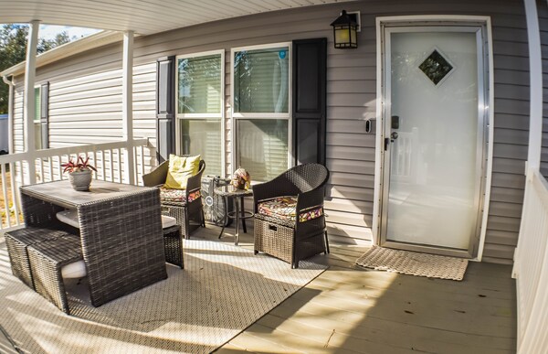 Pet Friendly. Park Your Boat Onsite.  Fully Fenced In Back Yard! - Port Saint Joe, FL
