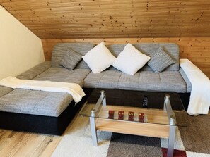 Apartamento, 2 camas queen-size | 2 quartos, ferro/tábua de engomar, berço de viagem, Wi-fi grátis 