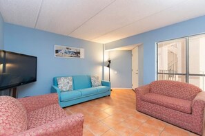 Apartamento em Condomínio Fechado, 1 quarto | Sala de estar