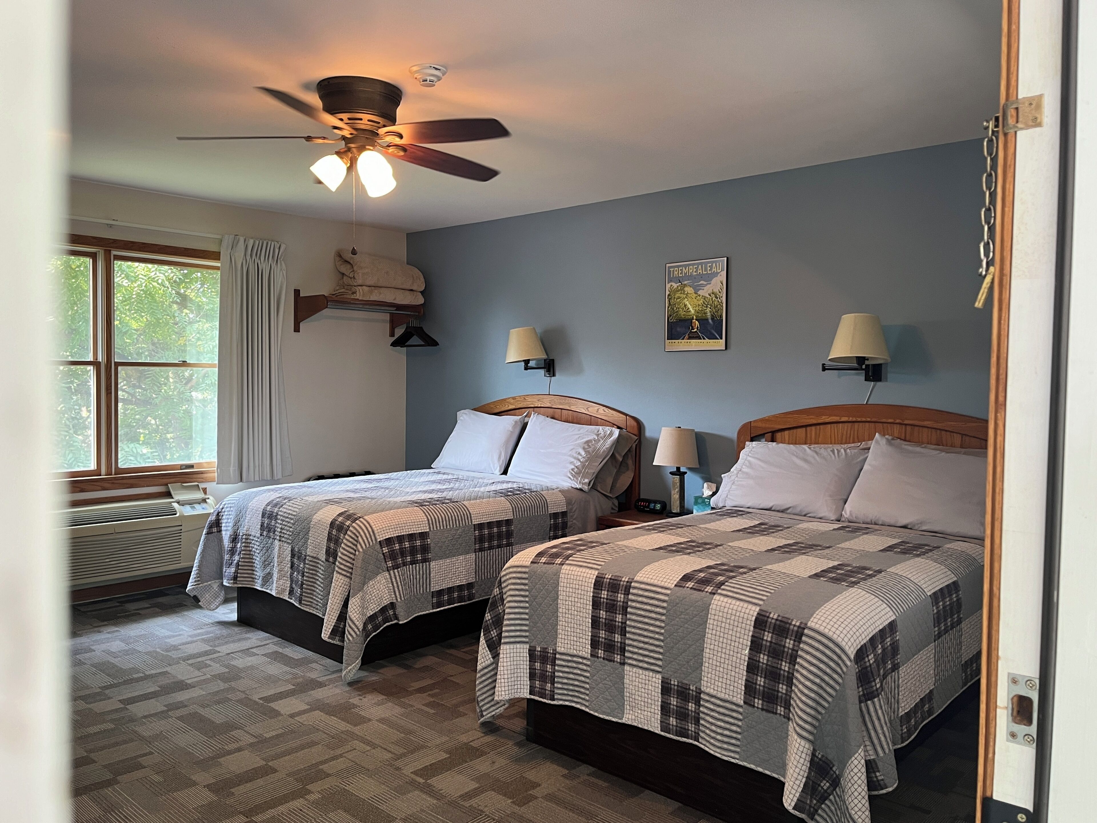 Quarto Duplo Tradicional, 2 camas de casal | Quartos insonorizados, ferro/tábua de engomar, Wi-fi grátis 