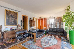 Apartamento, 1 quarto, varanda, Vista para a cidade | Sala de jantar