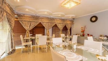 Quarto, 1 quarto, fumadores, varanda | Sala de jantar