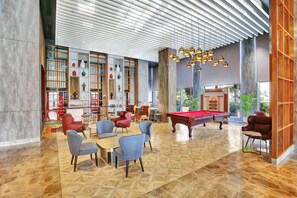 Café da manhã, almoço e jantar; local e internacional 