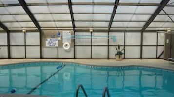 Piscina interior, piscina exterior