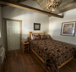 Quarto Comfort | Com decoração personalizada, ferro/tábua de engomar, Wi-fi grátis 