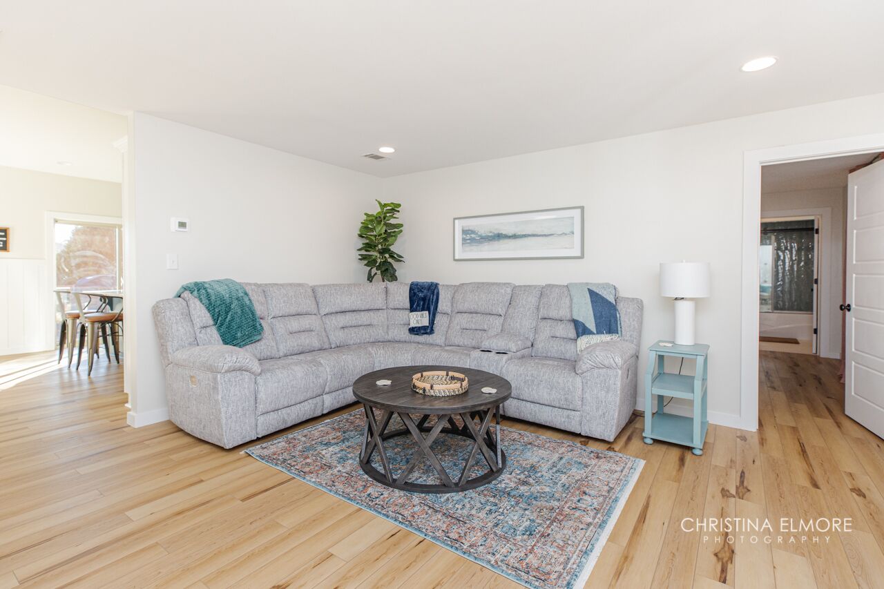 Relax At This Newly Updated, Quaint Lake Home. - Bonaire, GA