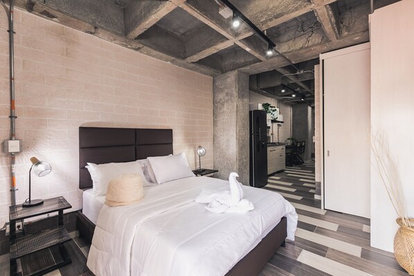 Estúdio Básico | Secretária, Wi-fi grátis 