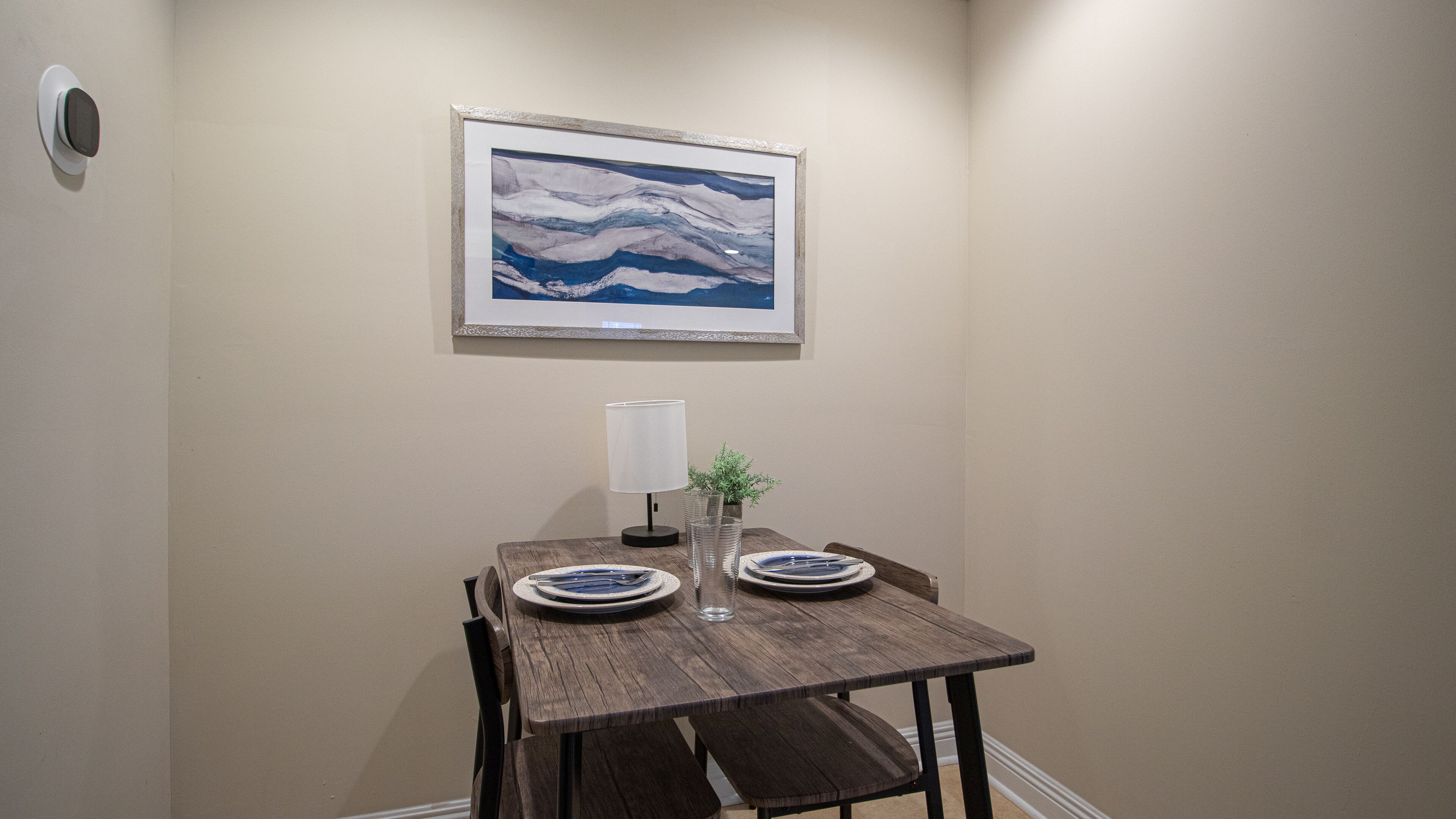 Apartamento em Condomínio Fechado, 1 cama queen-size, cozinha | Cozinha privada | Um frigorífico, um micro-ondas, um forno, uma placa de cozinha 