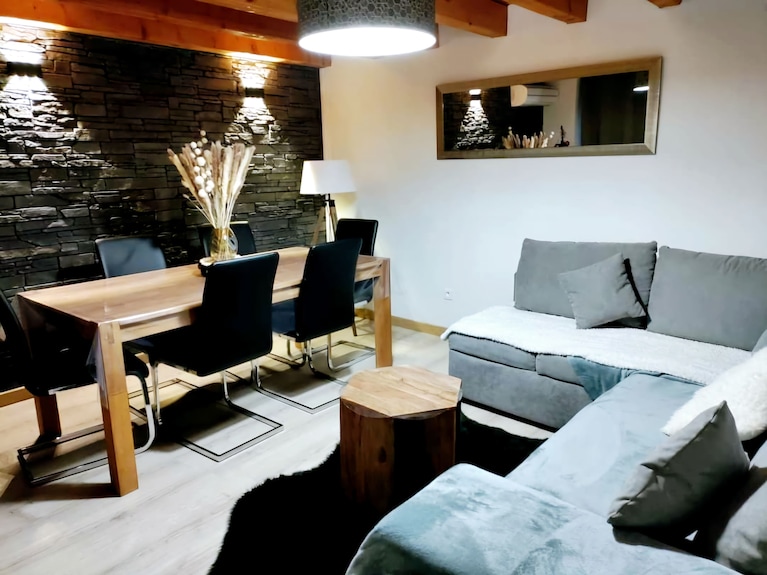 T3 Duplex Apartment For Cures And Vacations, Centre Ville Allée D'ethigny - Les
