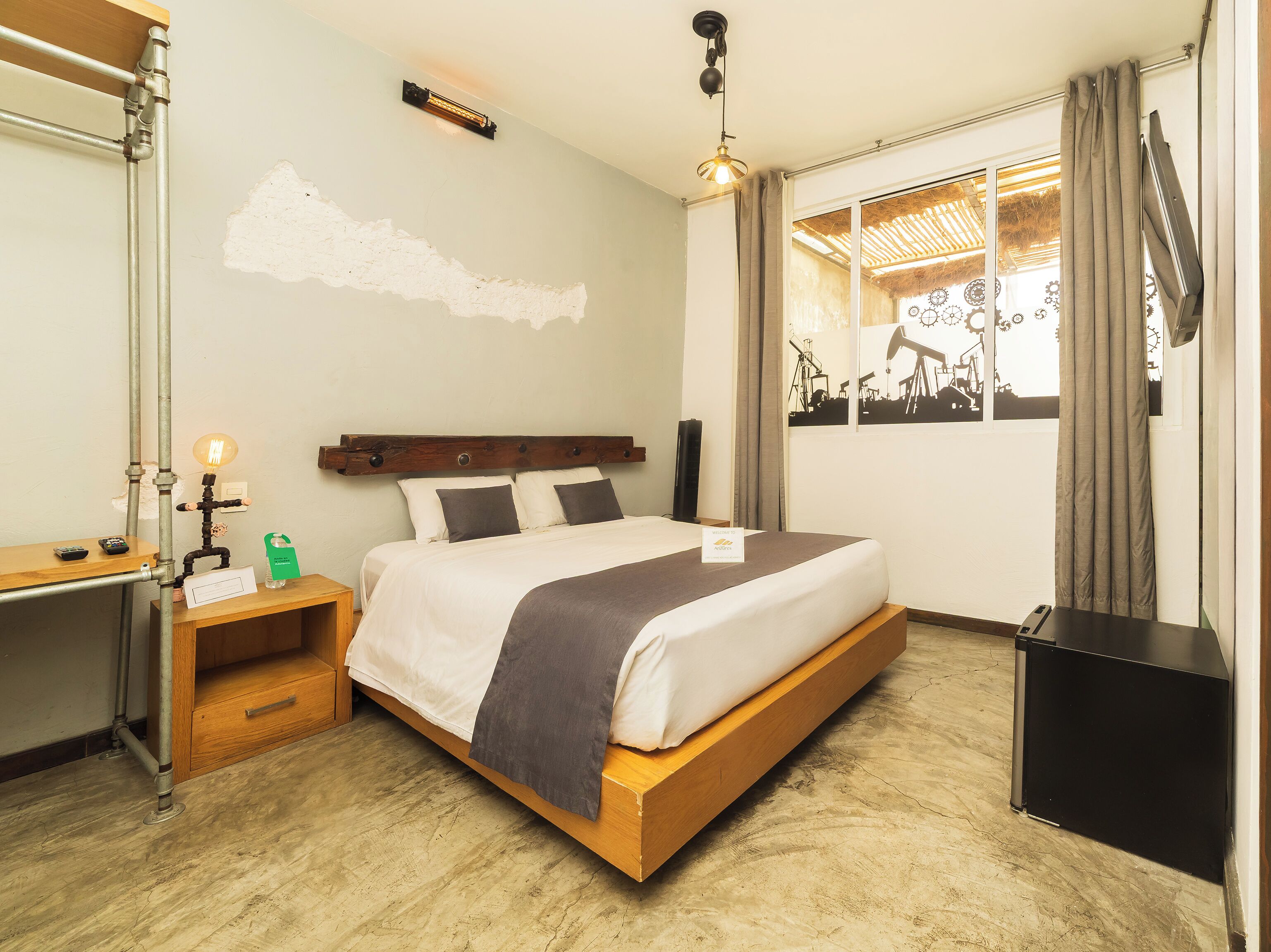 Quarto Clássico com Cama de Casal | Roupa hipoalergénica, secretária, quartos insonorizados, Wi-fi grátis 