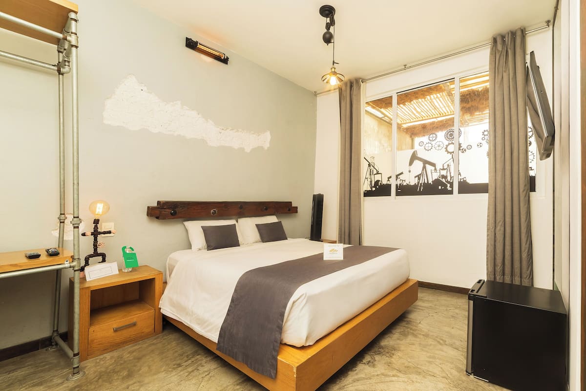 Quarto Clássico com Cama de Casal | Roupa hipoalergénica, secretária, quartos insonorizados, Wi-fi grátis