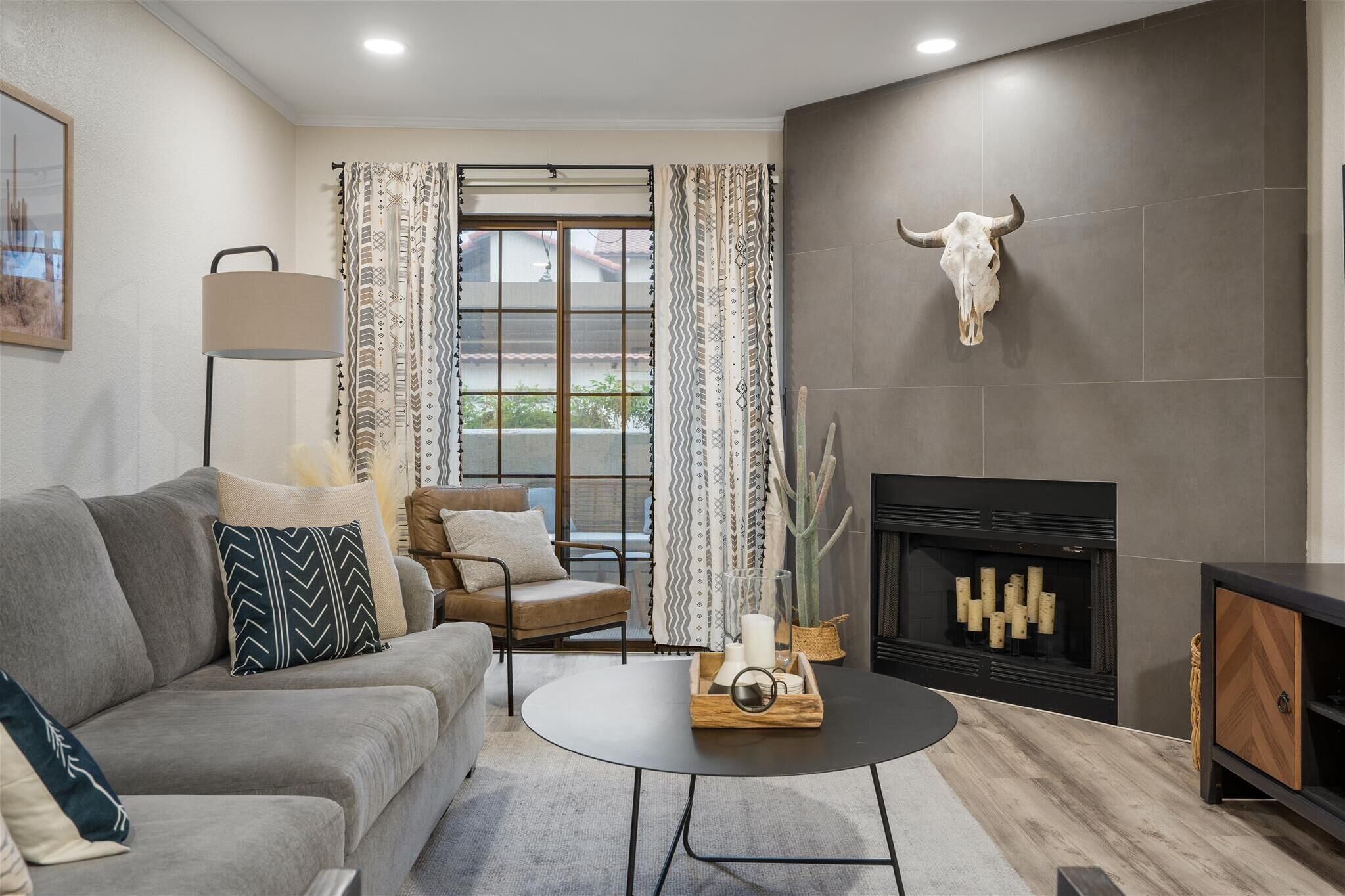 Sonoran Style 2br/2ba W. Free Parking & Pool - Scottsdale, AZ