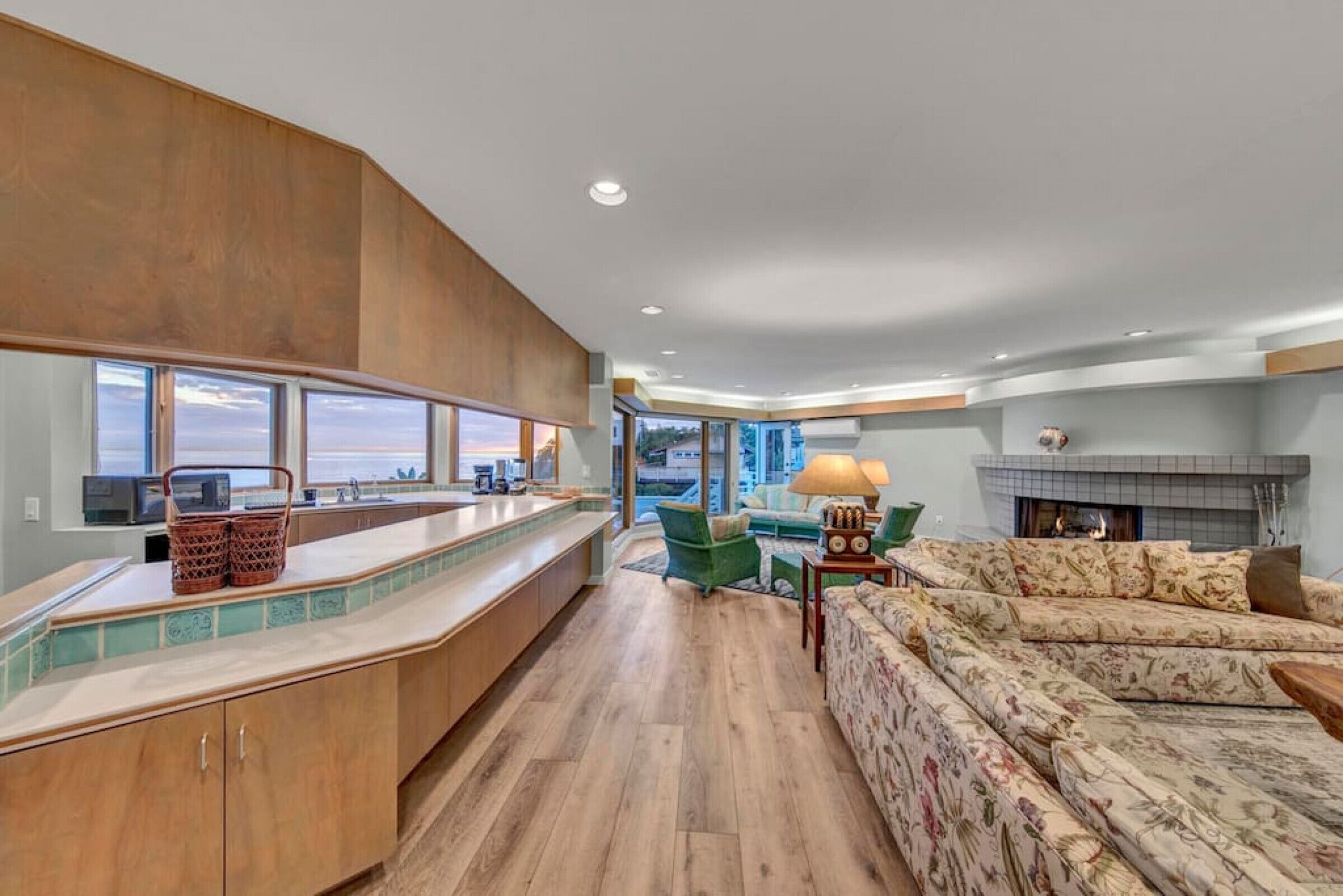 Oceanfront 4 Bedroom Villa W/ 2 Masters And Views - Carlsbad, CA