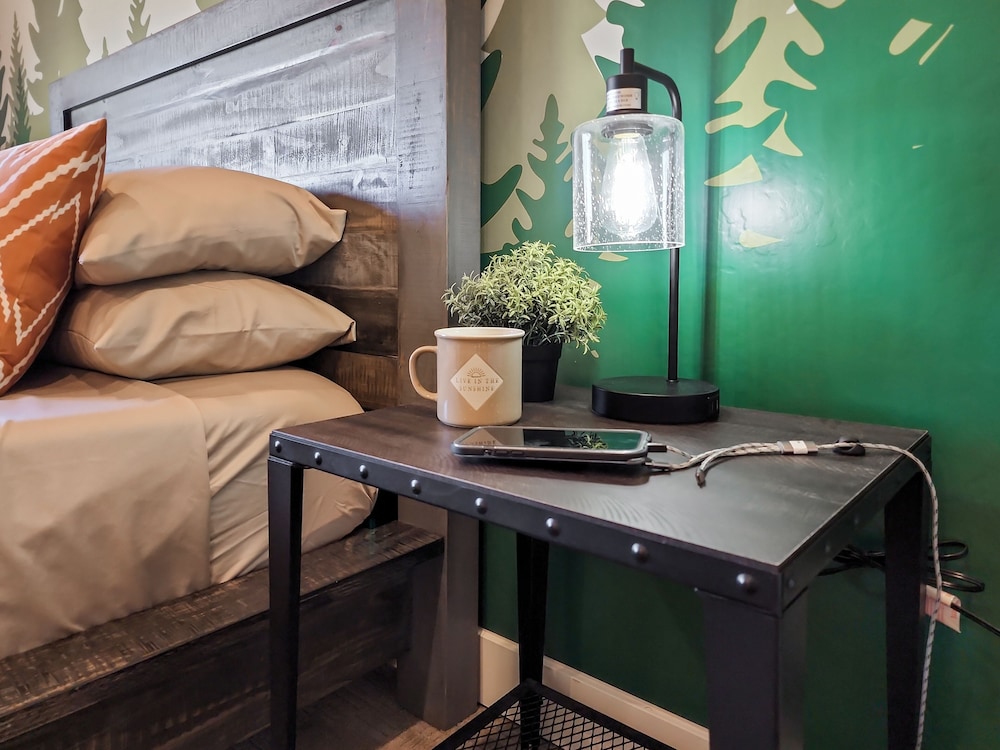 June Only 3 Bedroom Adventure House+hot Tub+yard+garage+sleeps 12 - Page, AZ