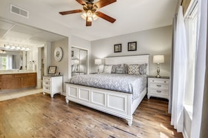 Condo (Our Happy Plac - No Pets Allowed) | 2 quartos, individualmente decorados, individualmente mobiliados