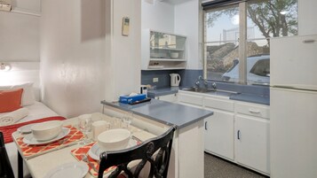 Suíte família | Escrivaninha, quartos à prova de som, Wi-Fi de cortesia, roupa de cama