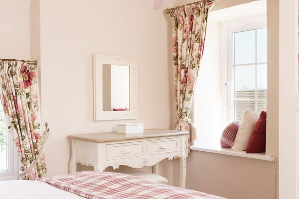 Windy Ridge Cottage - 5 Bedroom - Oxwich - The Mumbles