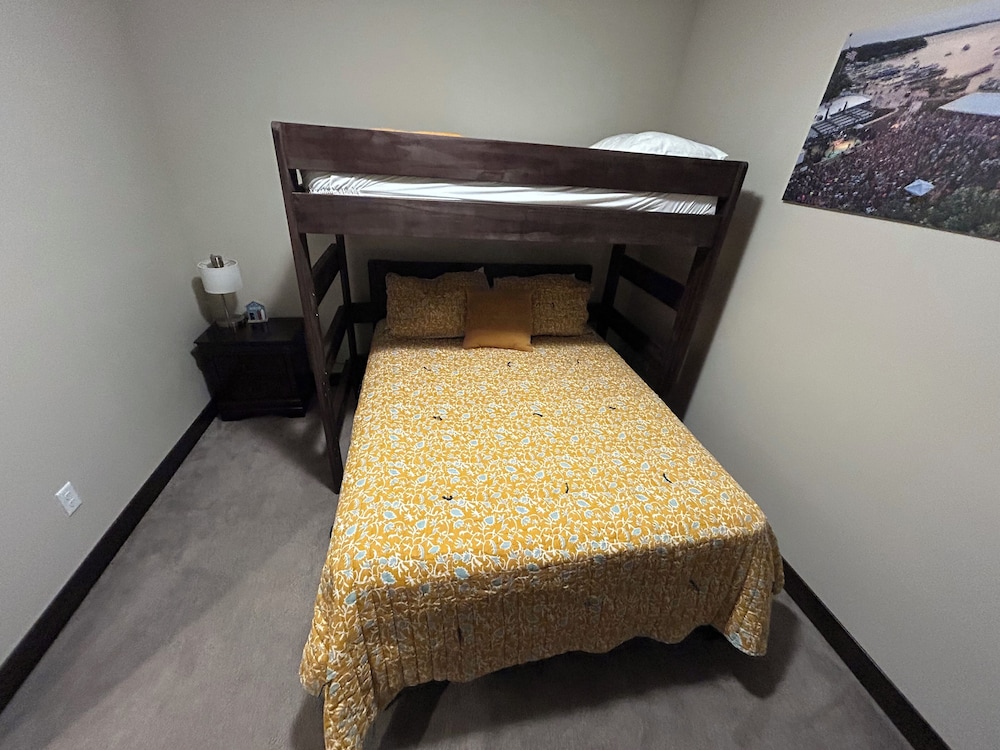 Beautiful Newly Built Bayside Lake Front Condo! - Okoboji, IA