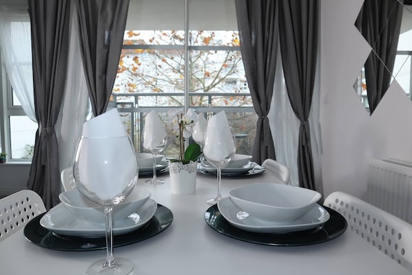Apartamento de Luxo, casa de banho anexa, vista para o jardim | Restaurante