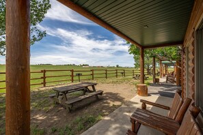 Badlands Frontier Cabins Reviews, Deals & Photos 2024 - Expedia