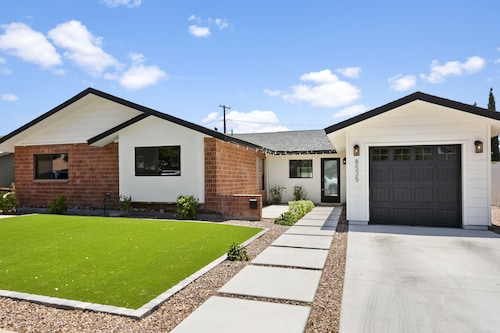 Scottsdale Retreat Best Location! ☀️🏠 Heated Pool!! 🏊‍♂️💦 - Scottsdale, AZ