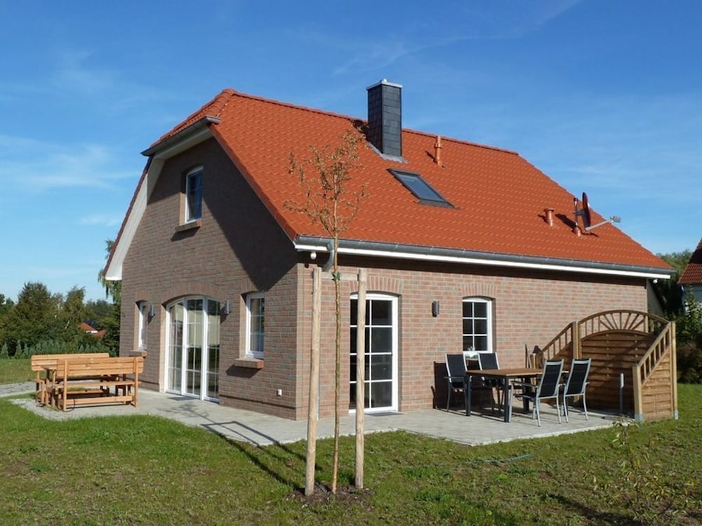 Maistern - Hochwertiges Ferienhaus (100qm) Für 6 Personen Mit Kamin, Sauna & - Sternberg