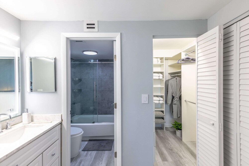 ✔ Modern Beachfront Condo On Marco Island Unit 811 - Marco Island, FL