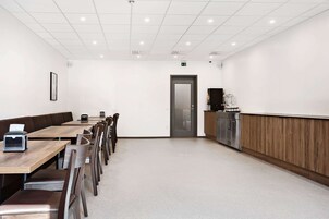 Pequeno-almoço takeaway diário mediante uma taxa