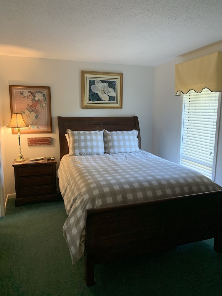 Pinehurst Golf Den - Walk To The Resort & Us Open Course #2! Cozy & Quiet. - Pinehurst, NC