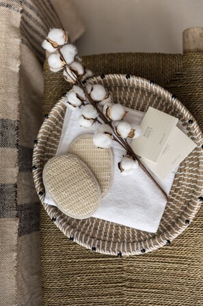 Quarto Duplo, varanda | Minibar, Wi-fi grátis, roupa de cama fornecida