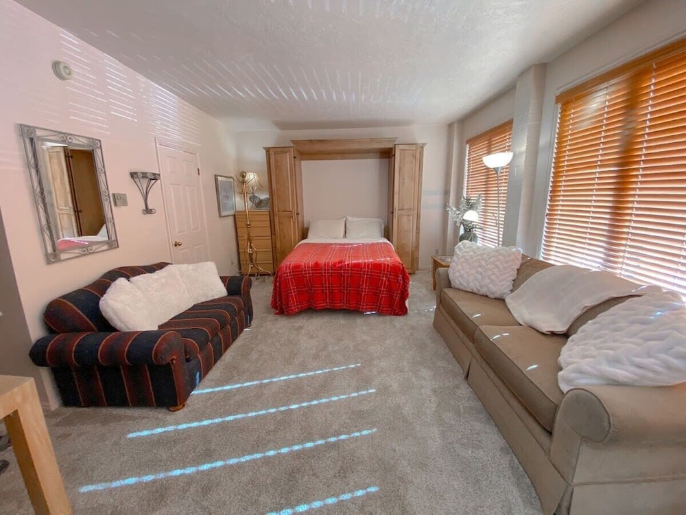 Cozy Studio - Heart Of Downtown W/ Rooftop Views! - Utah