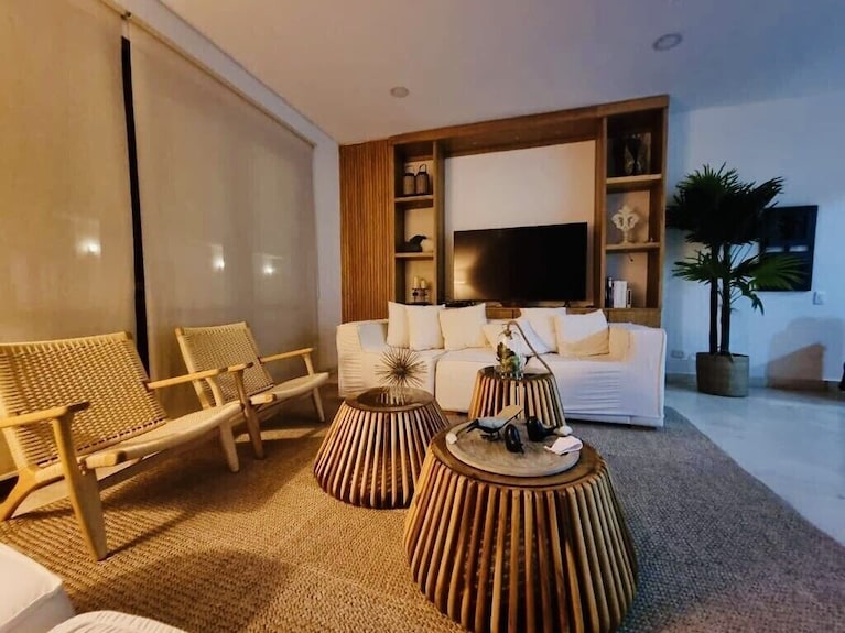 Dreamy Old City Villa With Private Pool & Terrace - Cartagena