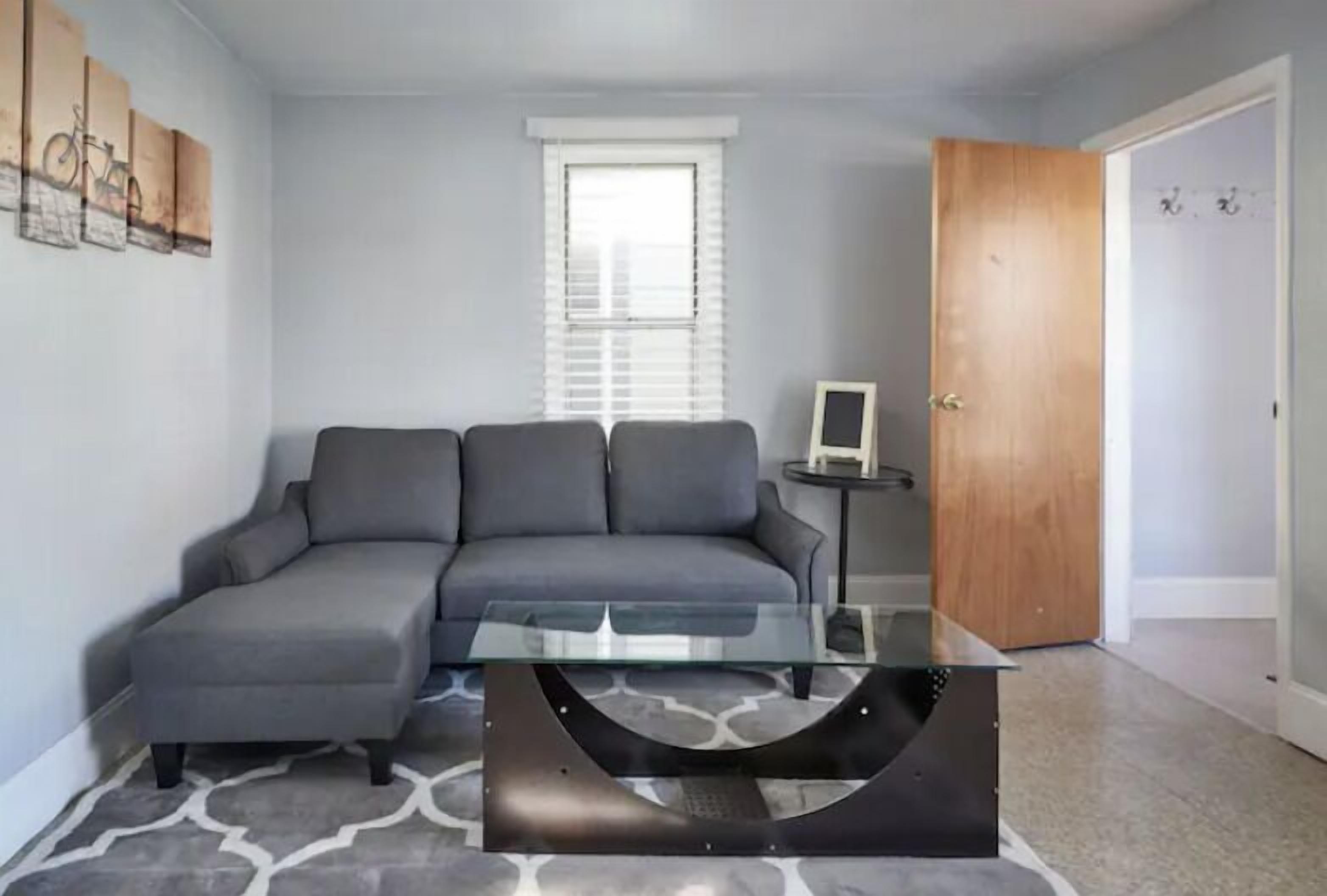 Convenient 1-bedroom House Near Hospital & Downtown - Wyoming