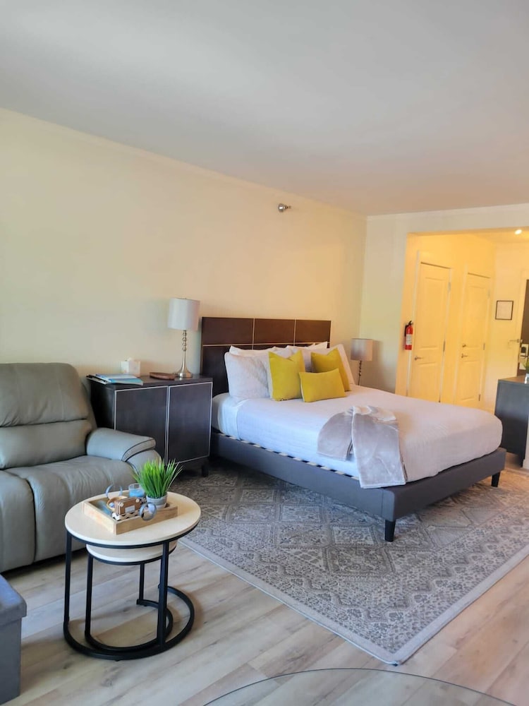 Cozy Studio In Lake Las Vegas - No Resort Fees! - Nevada