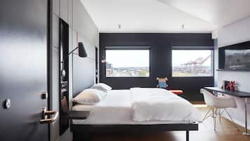 Quarto, 1 cama king-size (Mobility Accessible, Roll-In Shower) | Vista para a cidade