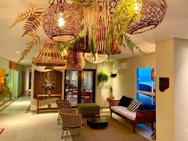 Televisor de ecrã plano de 42 polegadas com canais digitais, televisor 