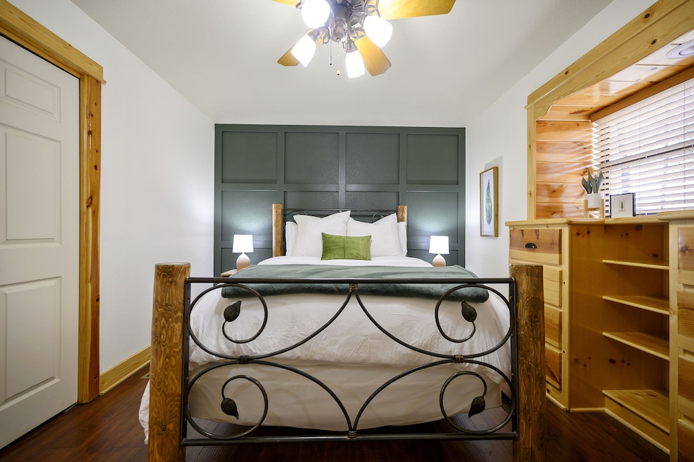 Beautiful Paradise Ridge, Broken Bow Cabin With Hot Tub - Broken Bow, OK