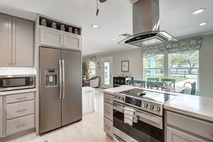 Casa, 3 quartos | Cozinha privada | Geladeira, fogão, cooktop, cafeteira/chaleira