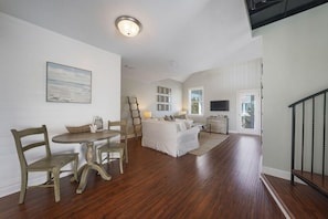Casa, 6 quartos | Sala de estar