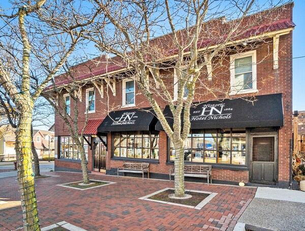 Historic Hotel Nichols - South Haven, MI