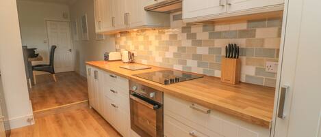 Casa de Campo | Cozinha privada | Um frigorífico, uma máquina de lavar louça, uma chaleira elétrica