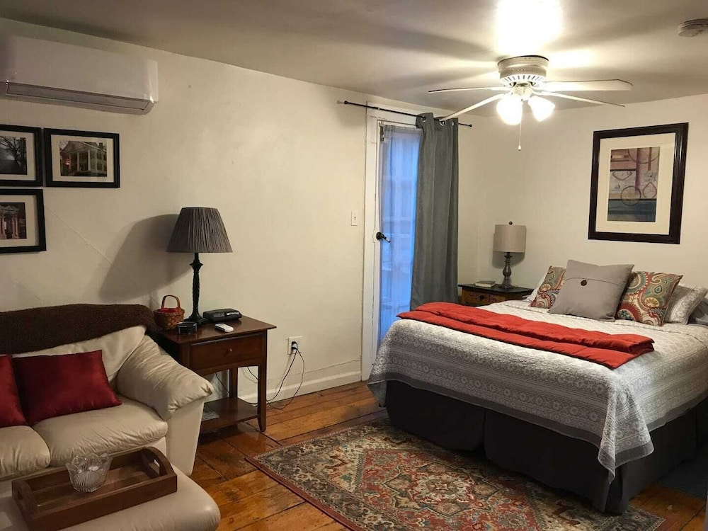 #1, Studio Apartment In Historic Building - Beacon, NY