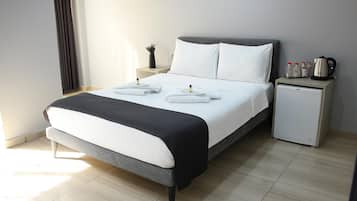 Quarto Duplo Standard | Roupa de alta qualidade, edredões de penas, minibar, secretária