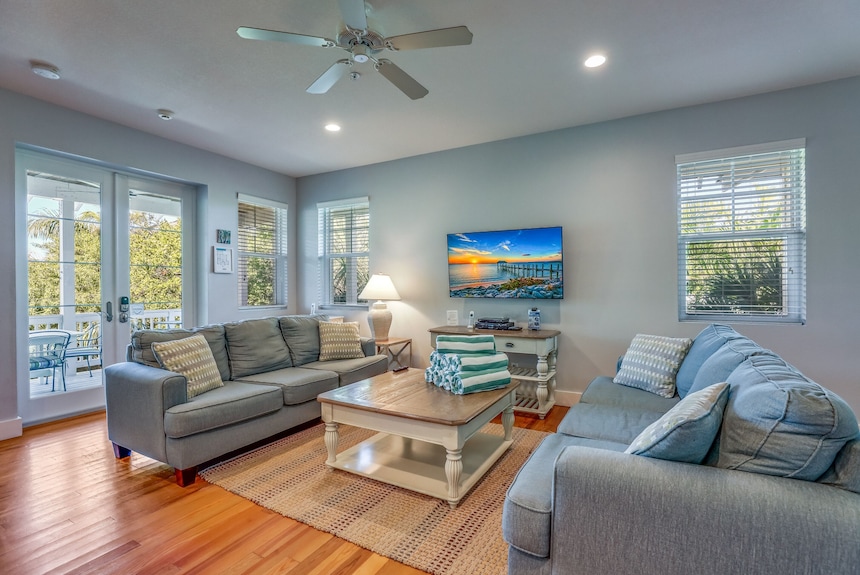 Beautiful Guest House Near The Beach With Private Pool! - Anna Maria Beach, Anna Maria
