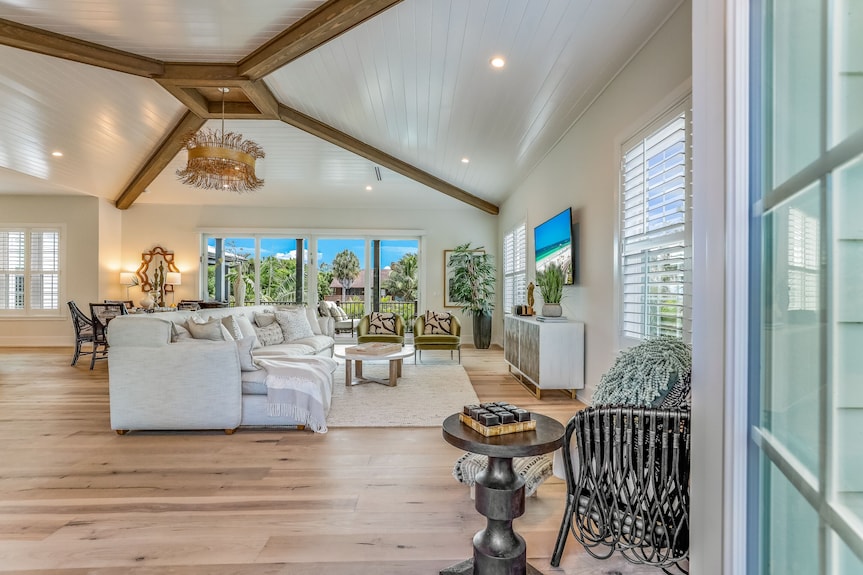 Luxurious Private Canal Front Home With Resort Style Pool! - Banyan Manor - Bradenton Beach, FL