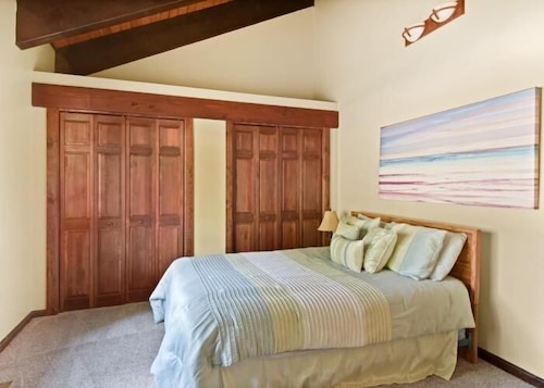 Kirschner Pet Friendly Home By Redawning - Lake Tahoe